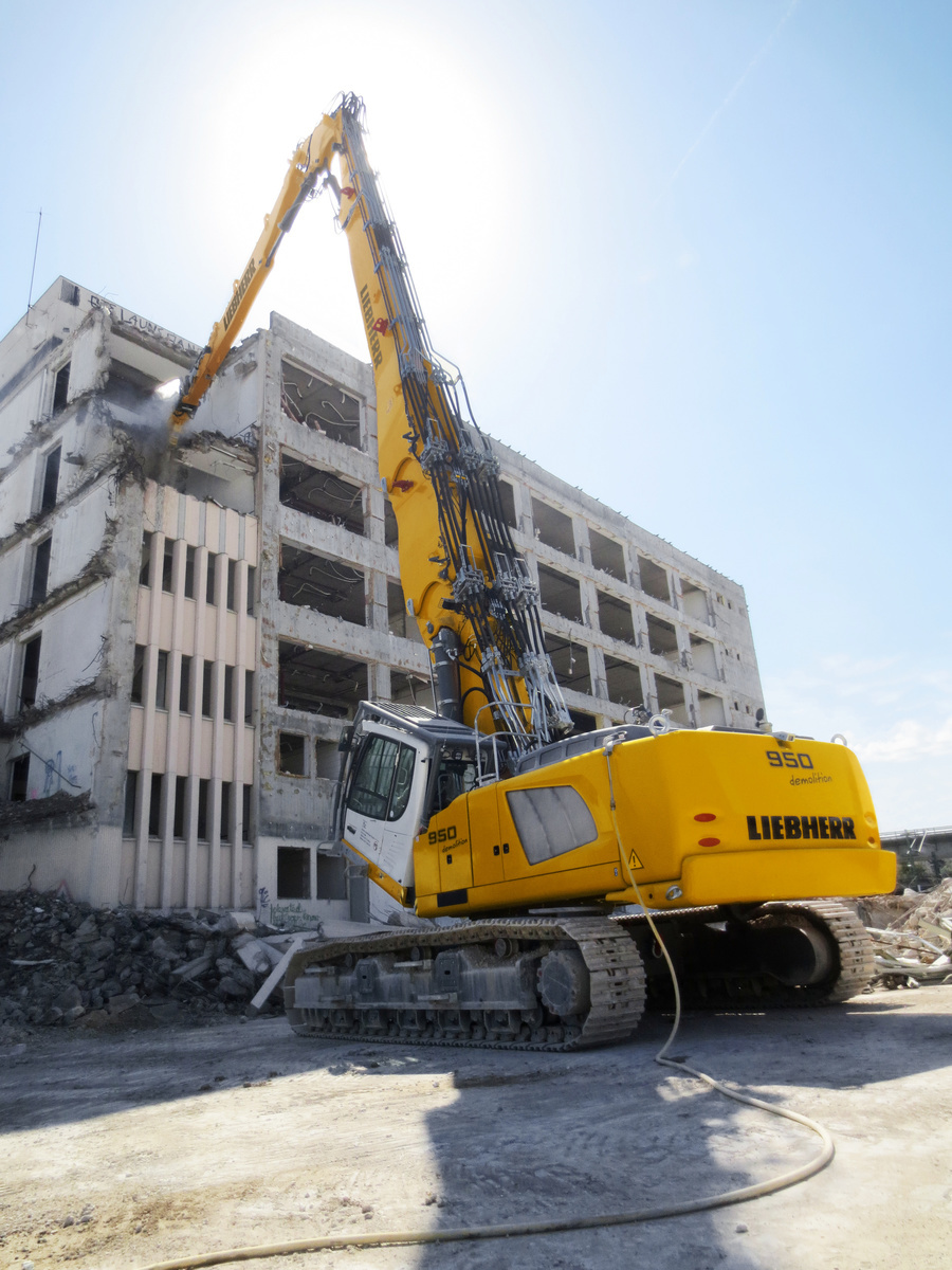 【Liebherr R 950 Demolition Litronic price】Liebherr Machinery Service ...